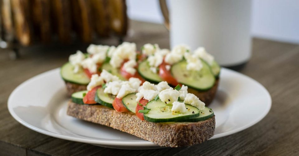 Mediterranean Salad Toast: A Farmer's Market Recipe - Geeks Who Eat