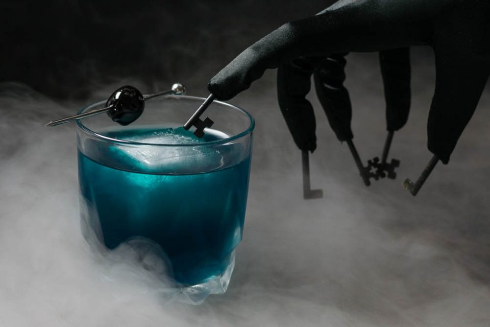 25 Horror Movie Cocktails and Drinks for a Creepy Halloween Movie Night